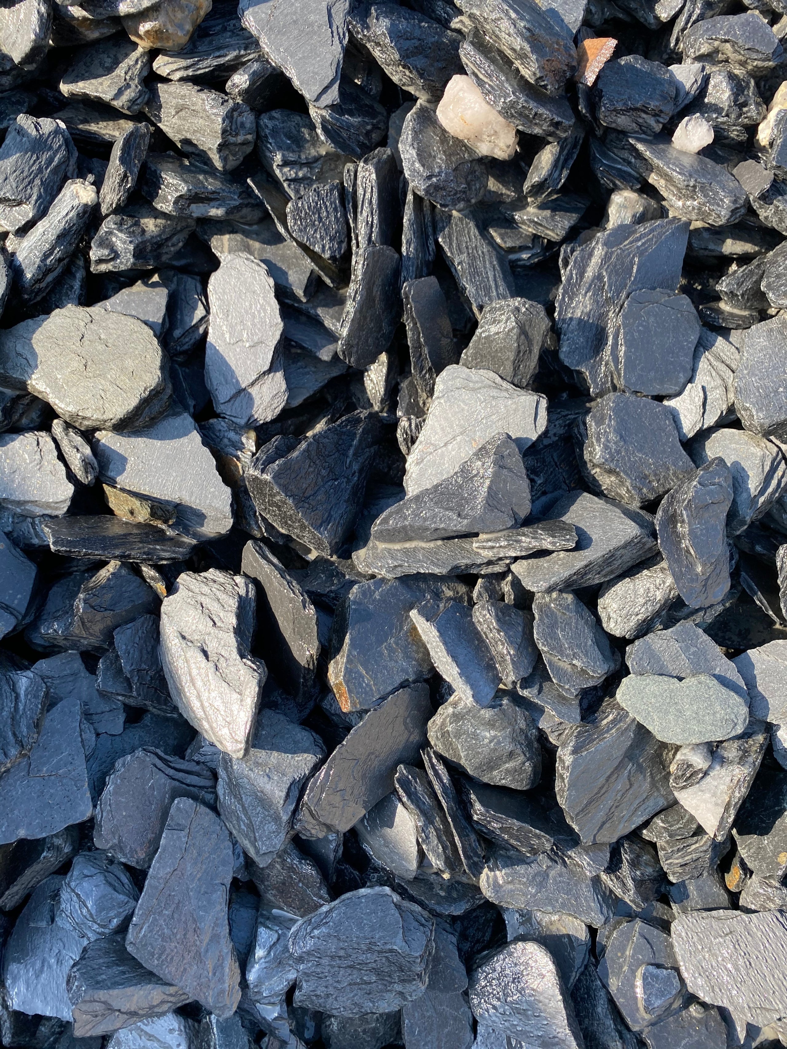 Black Slate Chips | Volusia Mulch and Stone